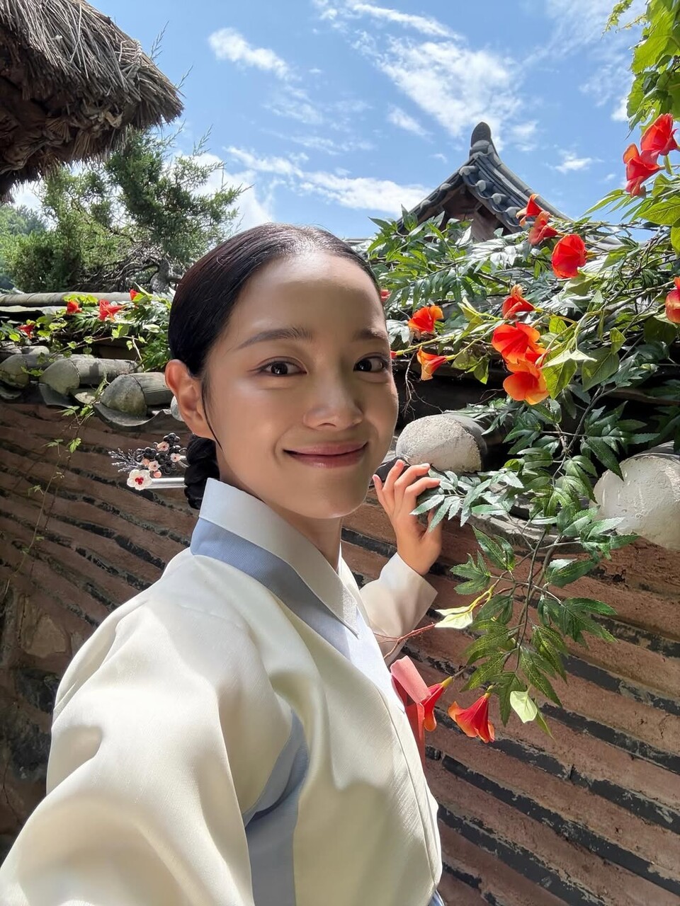 김세정, ‘이강에는 달이 흐른다’ 촬영장 비하인드 공개